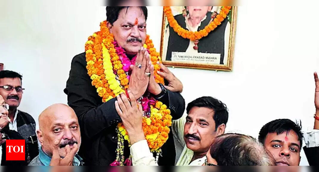 Rajendra Mishra: Rajendra Mishra Is New Prez Of Dist Court Bar ...