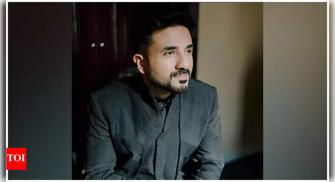 Vir Das receives special message from his school principal post Emmy ...