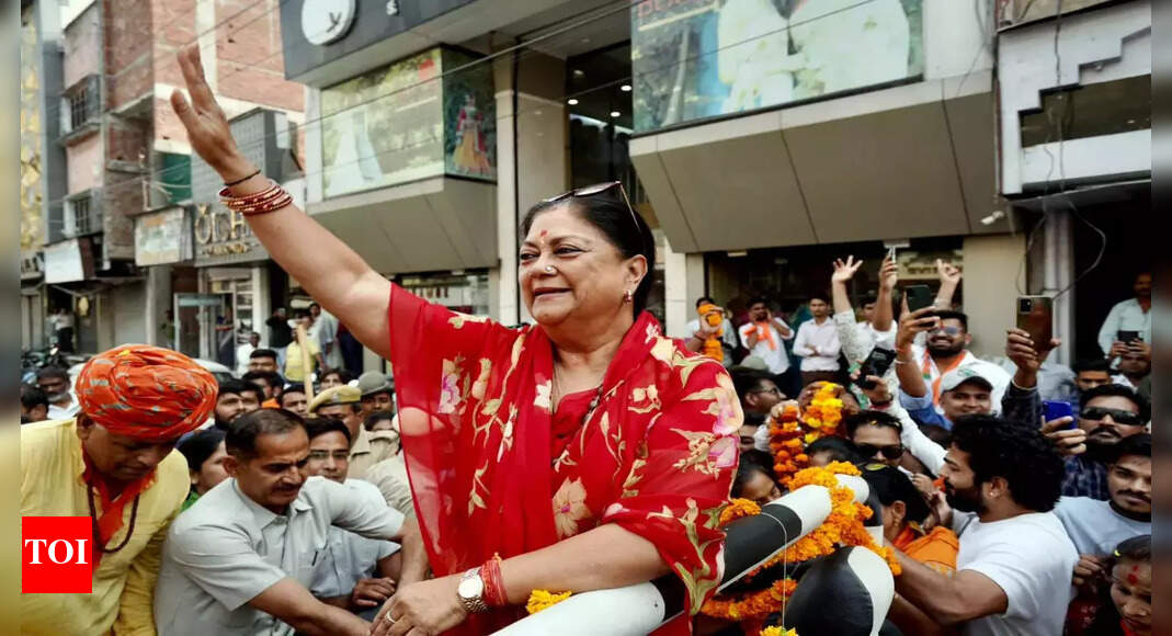 Vasundhara Raje: Rajasthan polls: Vasundhara Raje takes early lead of ...