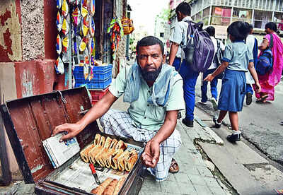 Roadside Cake-Pastry Tradition: The Tradition of 15 ‘Trunkwallahs ...