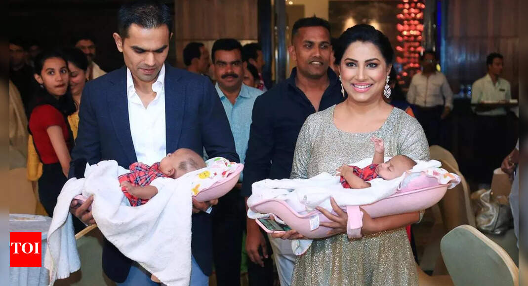 Kranti Redkar celebrates 5th birthday of her twin daughters Ziya and ...