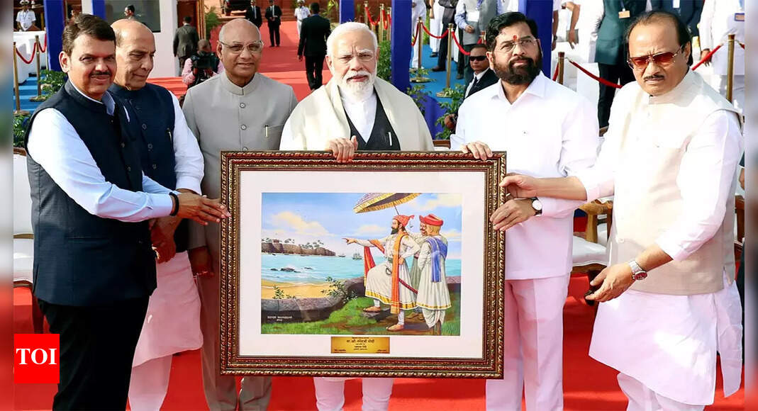 PM Narendra Modi inaugruates Chhatrapati Shivaji Maharaj statue at ...