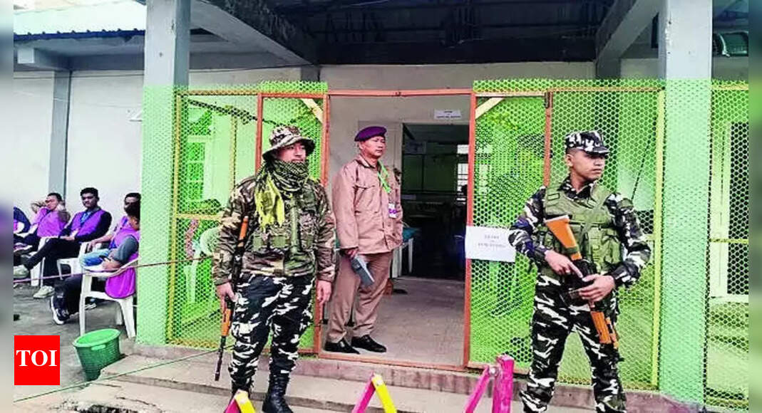 Man Who Guarded Indira Says His Party Not to join NDA, INDIA Bloc ...