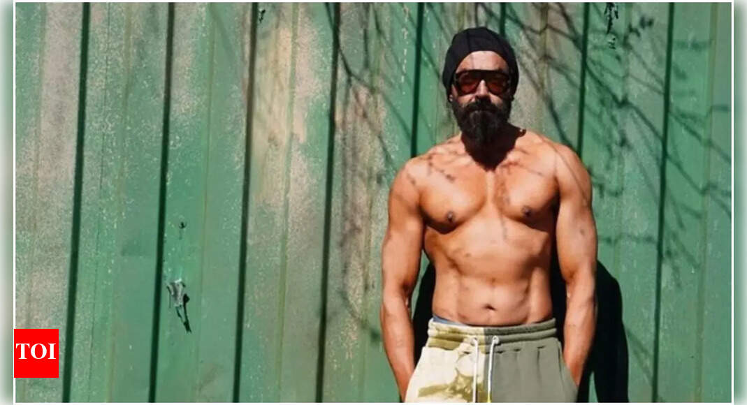 Bobby Deol flaunts his toned body in latest pictures | Hindi Movie News ...