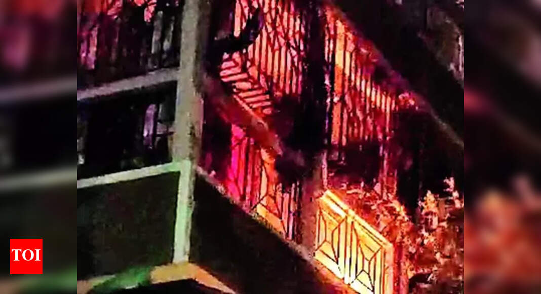 Fire: Woman Lights Fire On Balcony, Stabs Self | Kolkata News - Times ...
