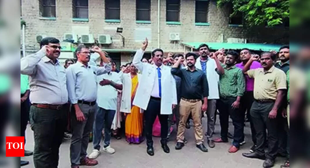 Patient'S Kin Attacks PG Doctor: Patient’s Kin Assaults PG Doctor at ...