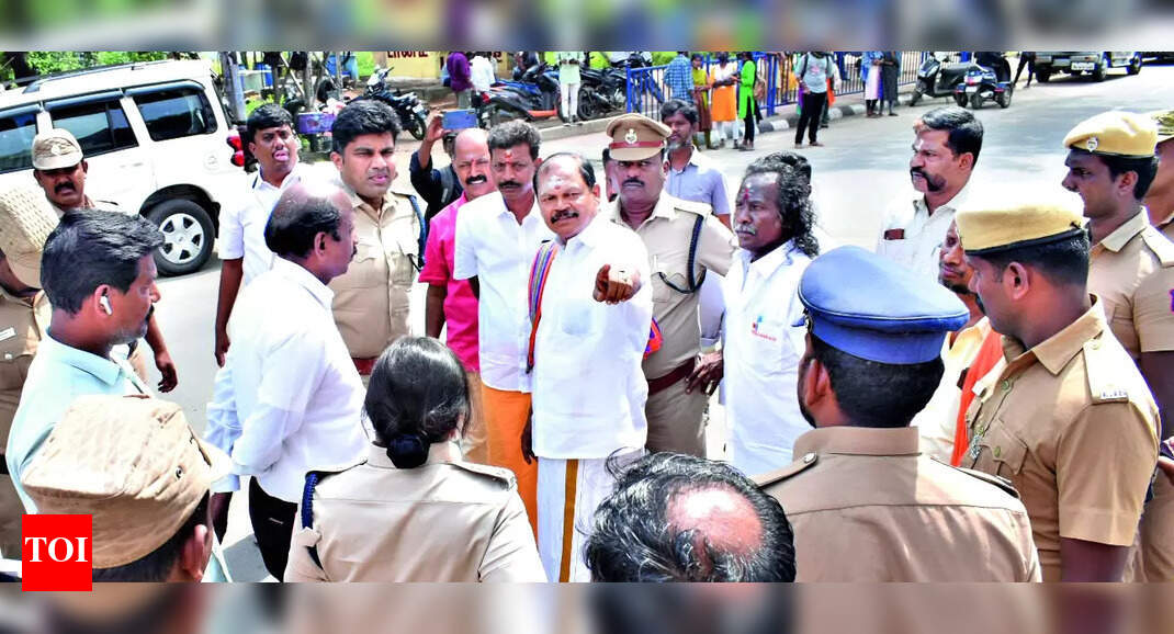 Arjun Sampath: Arjun Sampath Arrested and Released: Hindu Makkal Katchi ...