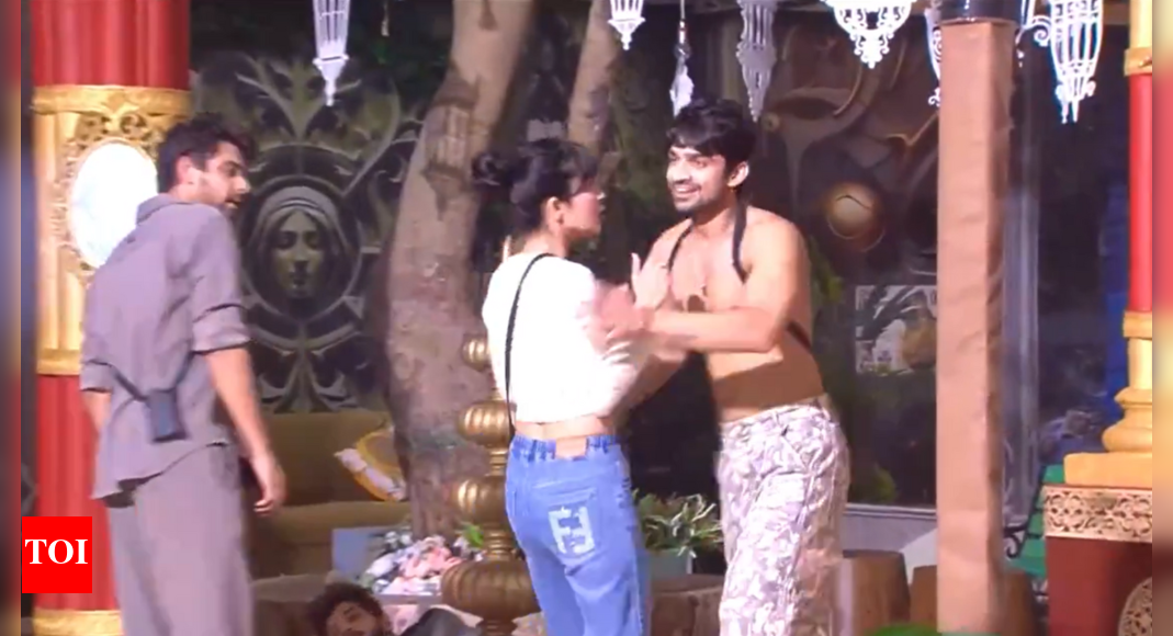 Bigg Boss 17: Amid the task Abhishek Kumar tries to give a peck on ...