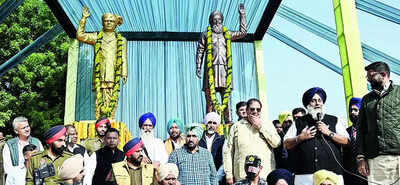 Badal: On 1st B’day After Death, Badal Joins Devi Lal | Chandigarh News ...