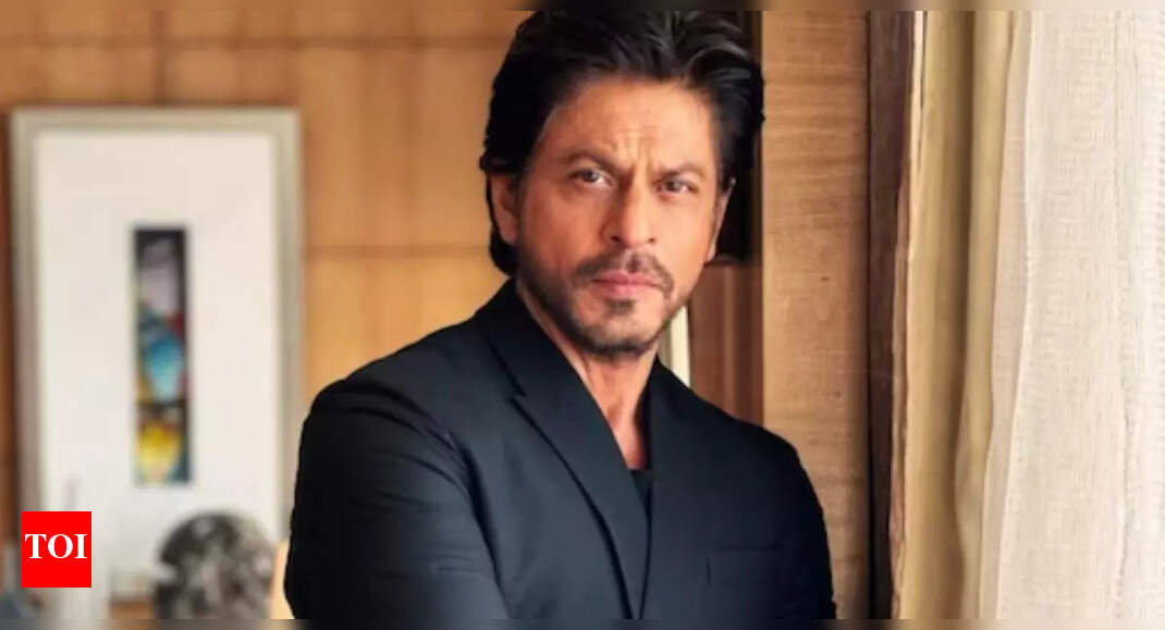 Prahlad Kakkar recalls Shah Rukh Khan shielding his female crew during ...