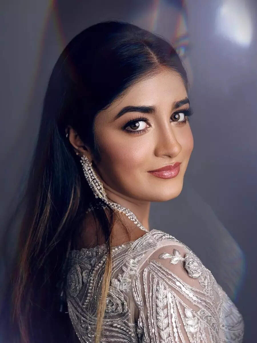 Dimple Hayathi’s silver-fitted designer saree may steal your heart | Times of India