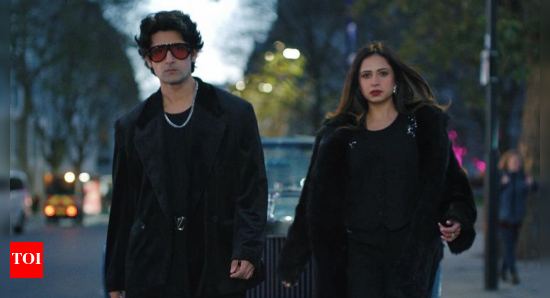 On their 10th anniversary, Sargun Mehta and Ravi Dubey launch their ...