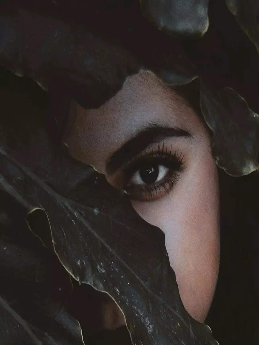 5 Signs That You Are Affected by Nazar (Evil Eye) | Times of India