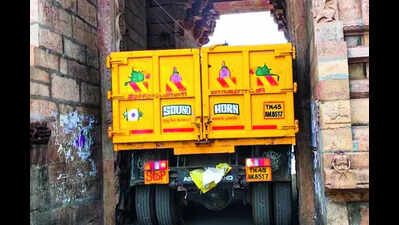 Srirangam: Regulate Truck Movement in Srirangam: Residents Seek HR&CE ...