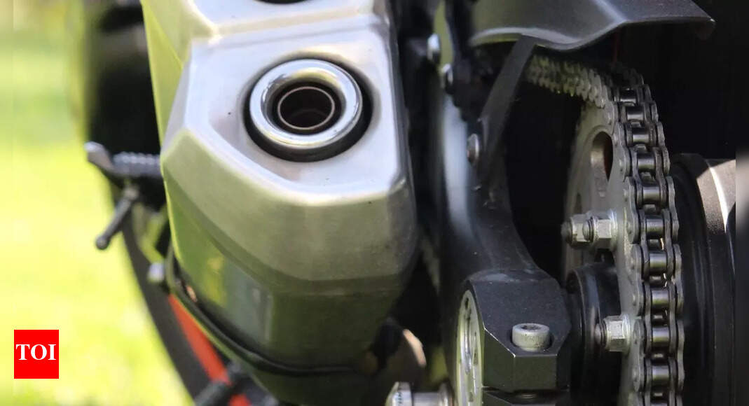 How to clean your motorcycle’s chain at home: Tips and suggestions ...
