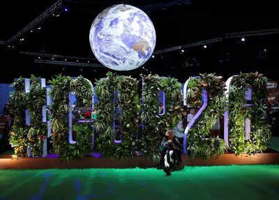 Big divisions loom over fossil fuels as COP28 talks head into final ...