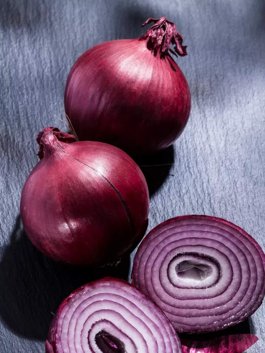 10 lesser-known benefits of consuming raw onions | Times of India