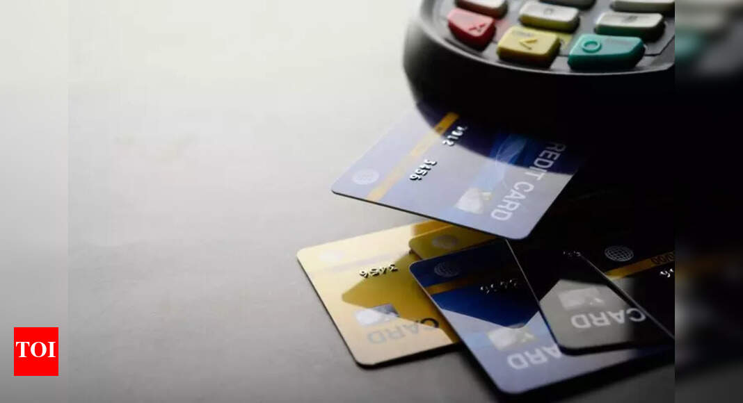 How to effectively manage multiple credit cards - Times of India