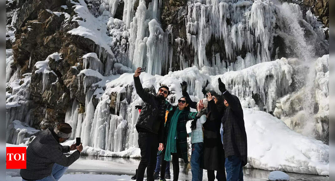 Post-370, GOI should reach out and be tough in Kashmir | India News ...