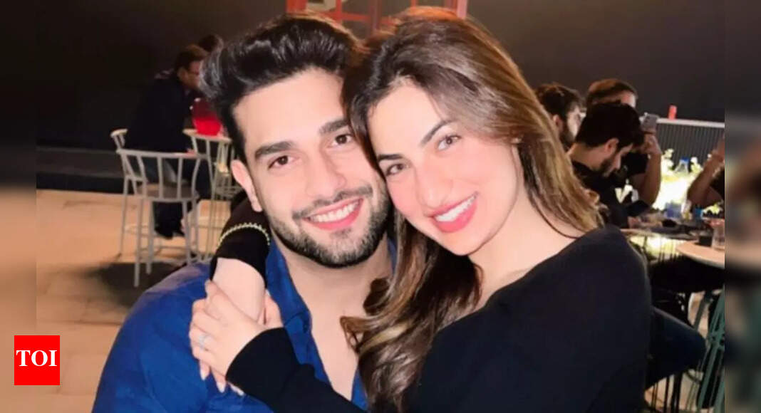 Kumkum Bhaygya fame Abhishek Malik's wife Suhani Chaudhary makes her acting debut, says ...