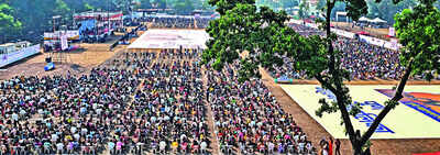 Pune Book Festival: Reading session at Pune book festival sets world ...