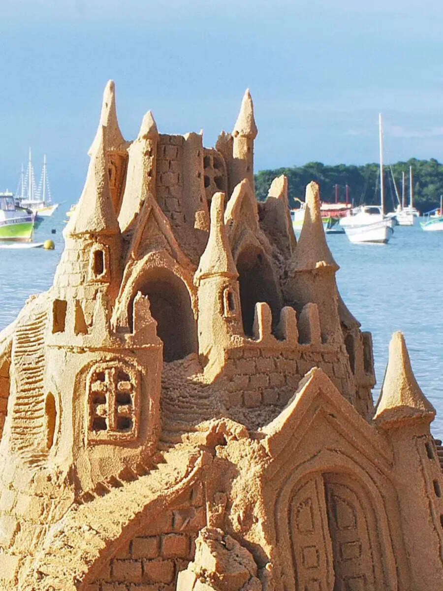 AI Imagines Superhero Sandcastles: batman, ironman, Spiderman, Venom ...