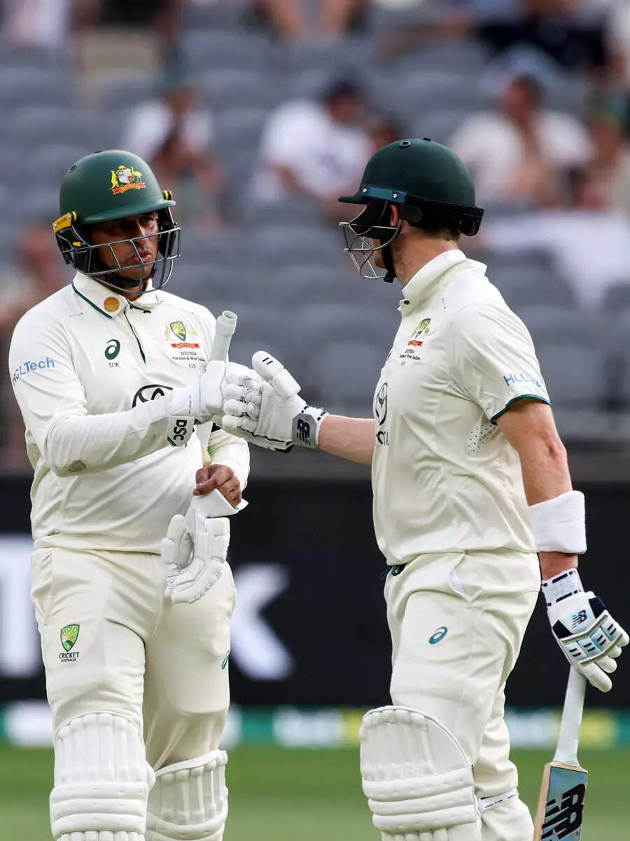 1st Test: Bowlers shine as Australia lead Pakistan by 300 on day three ...