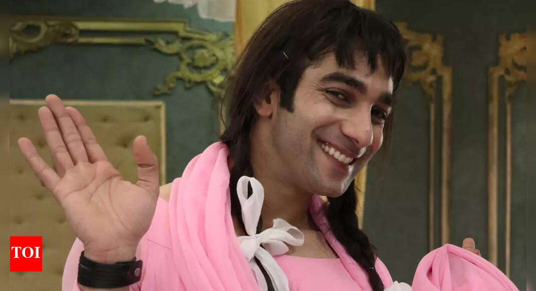 Aman Gandhi dons Lakshmi's two-braided look for a sequence in Bhagya ...