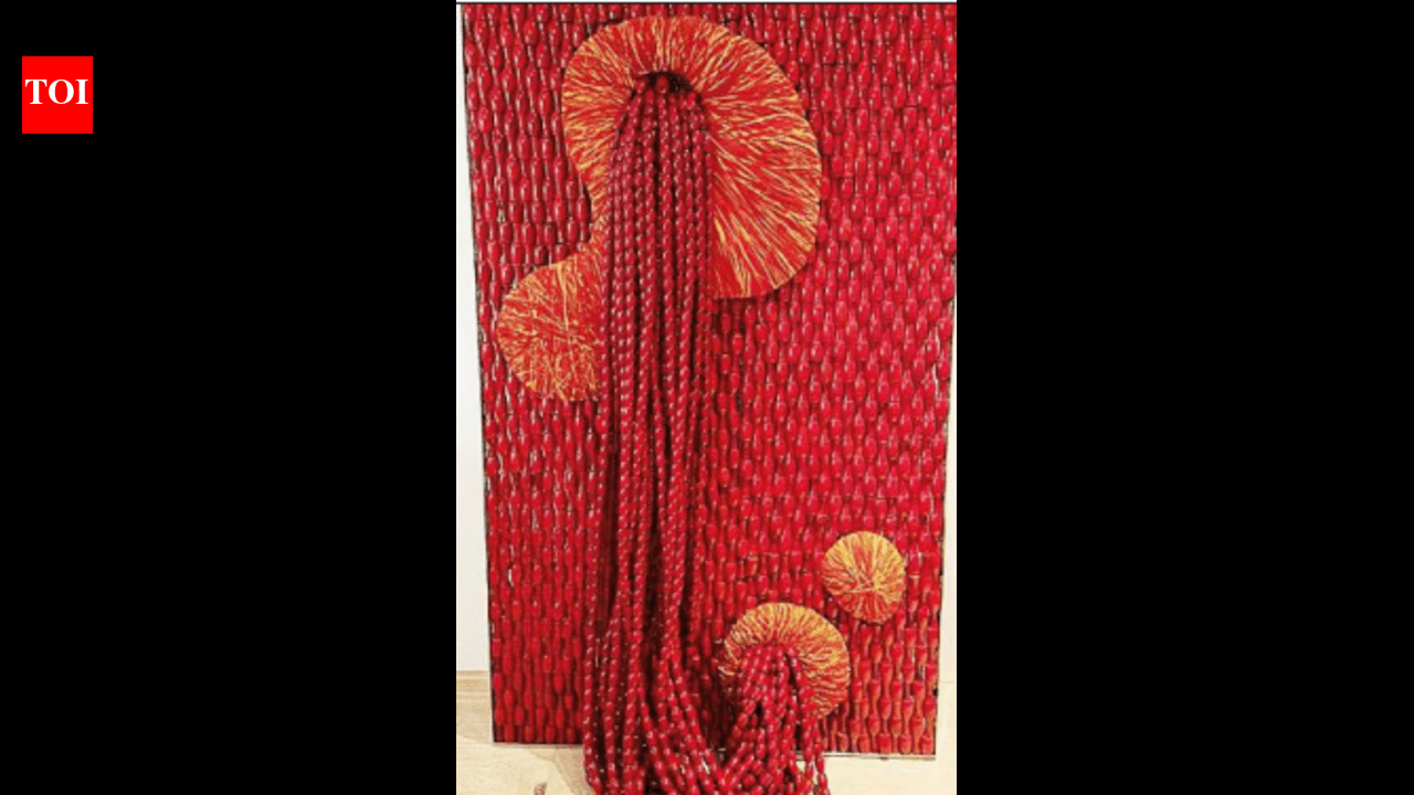 Uncommon thread: Textile show in city trains the spotlight on 125 ...