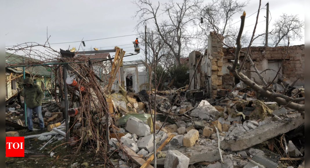 Ukraine-based Russian paramilitaries claim cross-border attack - Times ...