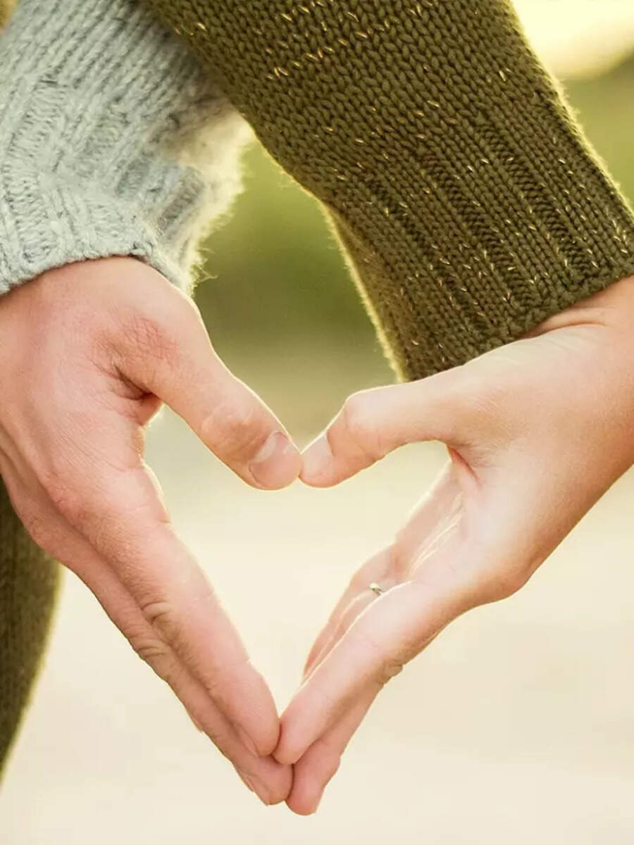 10 ways to stop jealousy in a relationship | Times of India