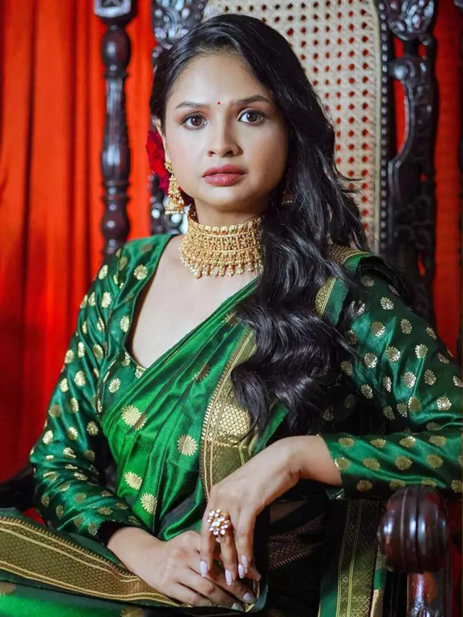 Apurva Gore's stunning array of sarees captures attention | Times of India