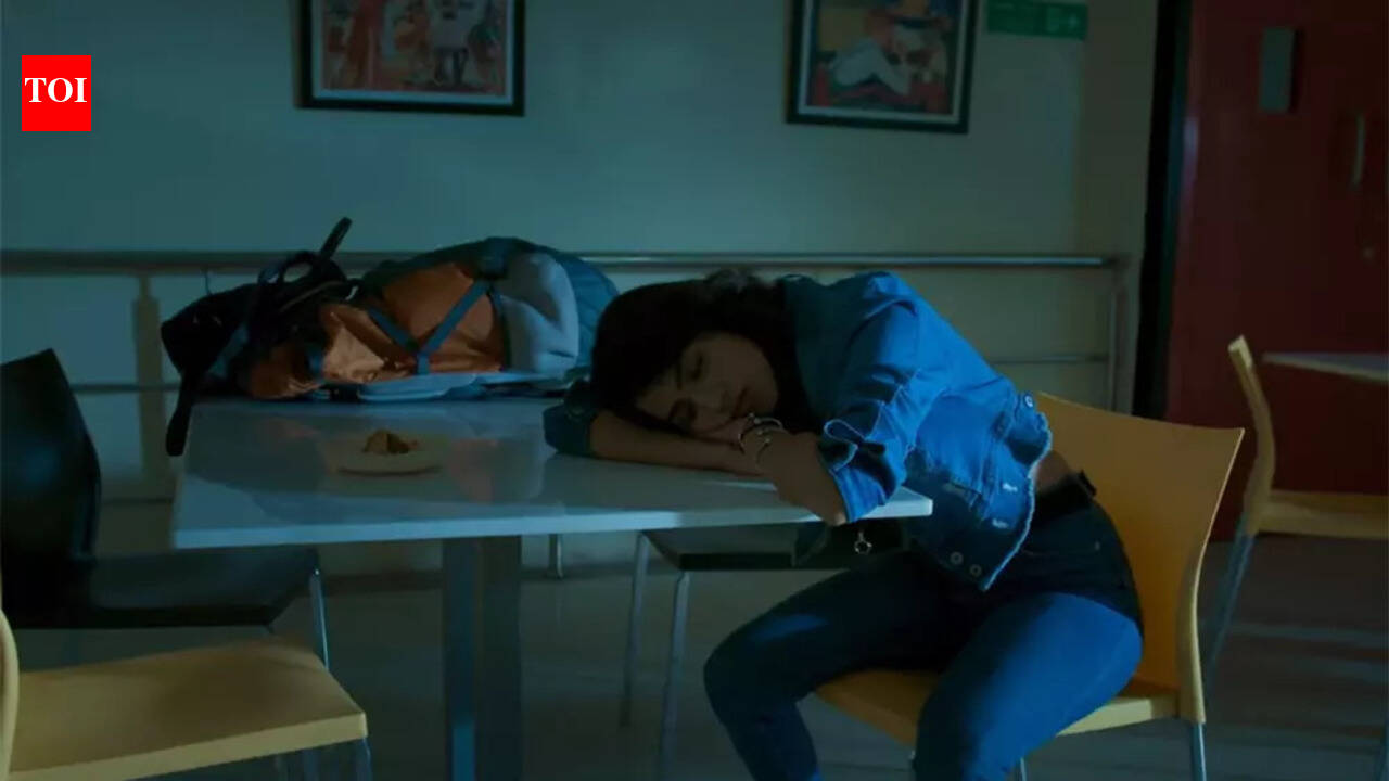 Hey Kameeni - Film Review: Exploring the Intriguing Dynamics of Gauri ...