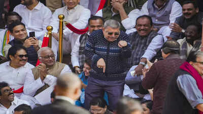 TMC MP Mimicks Dhankhar: TMC MP Kalyan Banerjee mimicks Jagdeep Dhankhar, BJP says it's mockery ...