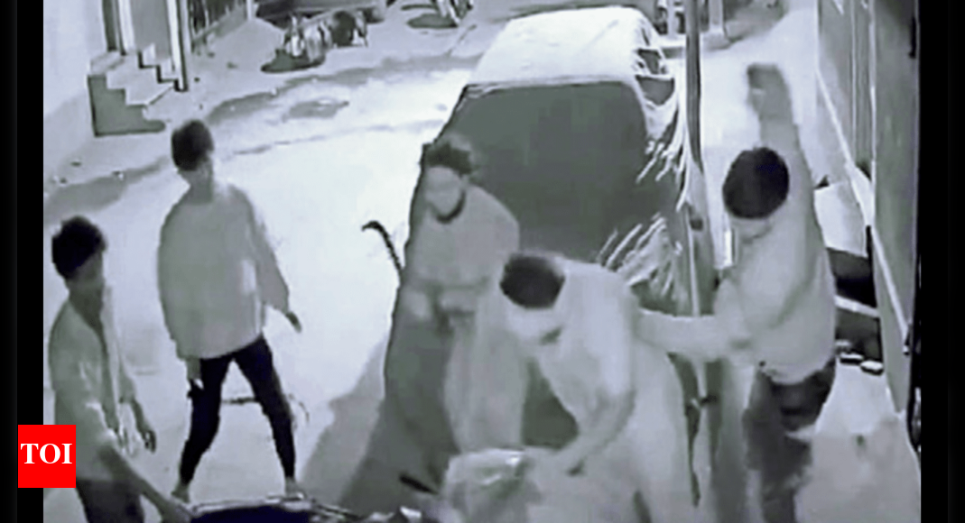 Man accused of 2 murders knifed to death near home | Hyderabad News ...