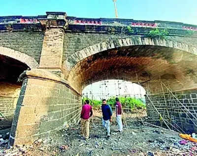 Gondal Bridges: Do Not Sandwich Gondal Bridges Like Ellis Bridge: Hc ...