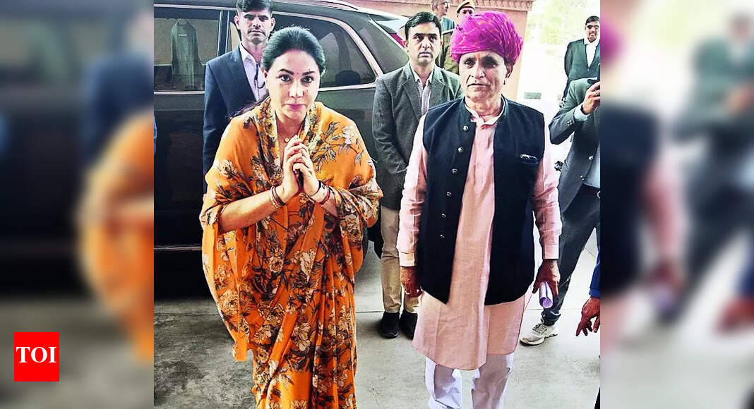 MLAs: 190 Mlas Take Oath As Members Of 16th Assembly | Jaipur News ...