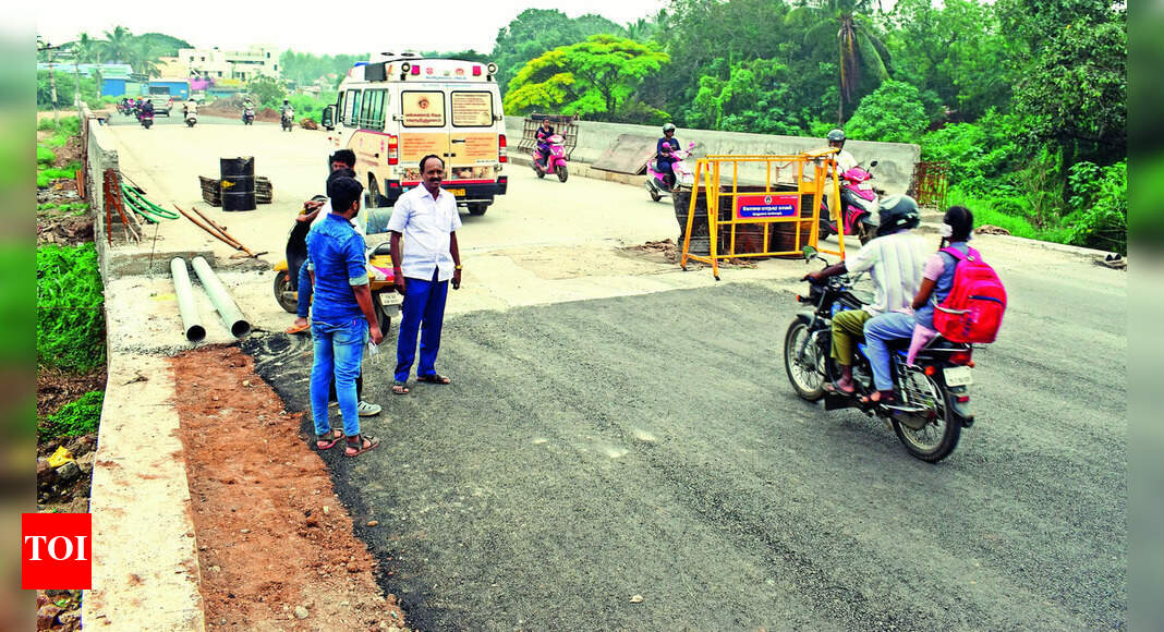 High-Level Bridge: High-level Bridge Completed Across Noyyal at ...