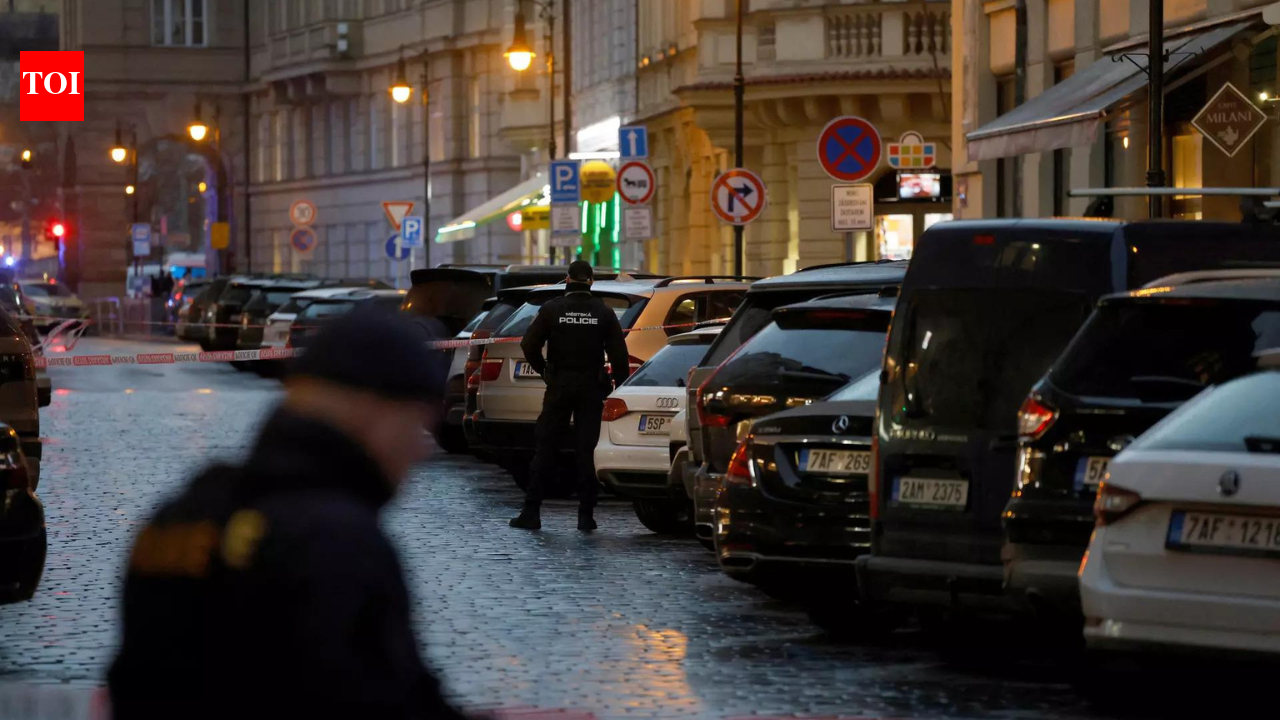 Czech Police: Czech police patrol public areas, university lectures off ...