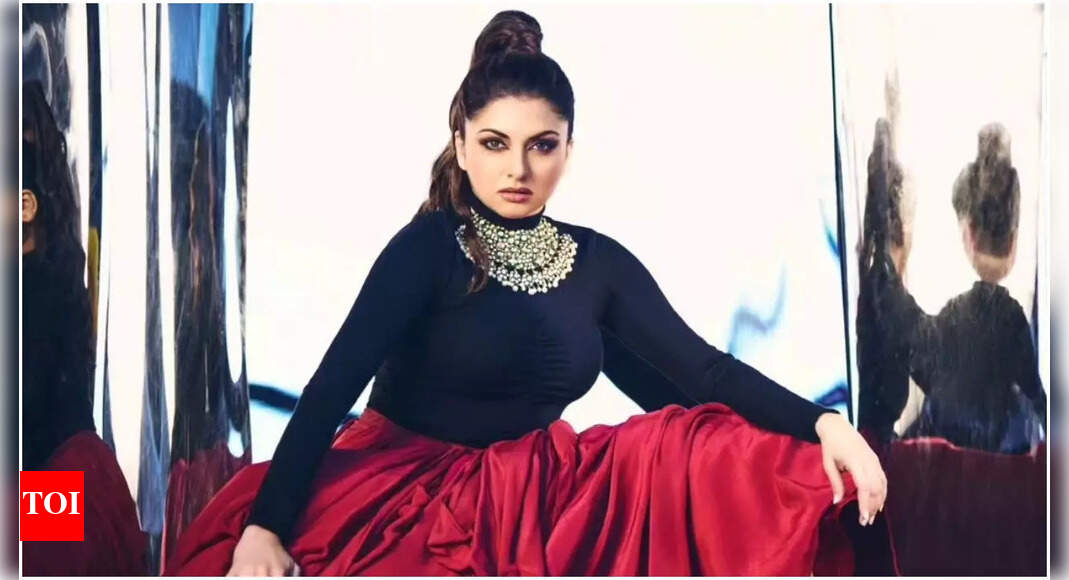 Did you know Bhagyashree was 5 months pregnant during the 'Maine Pyaar ...