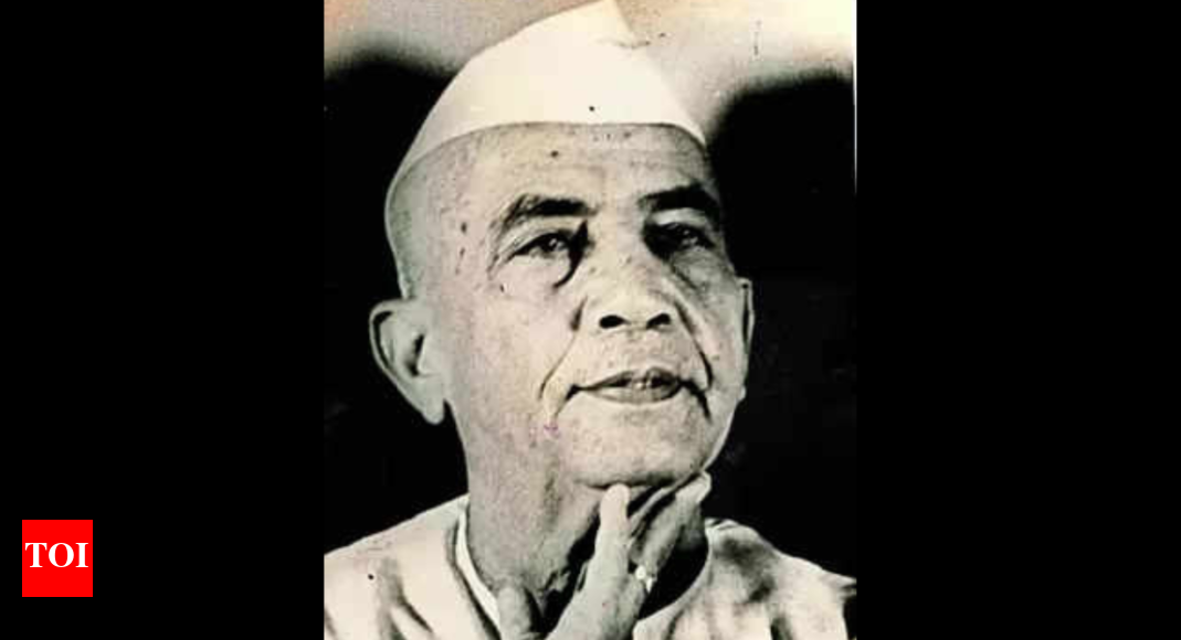 Parties vie for Charan Singh's legacy | Lucknow News - Times of India