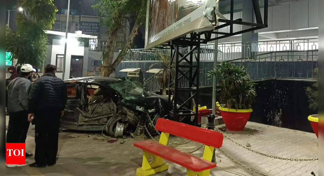 Two MBBS students die in road accident in Bathinda | Amritsar News - Times of India