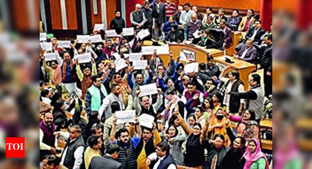 MCD: MCD Nod to De-Sealing of Shops: BJP and AAP Spar | Delhi News ...