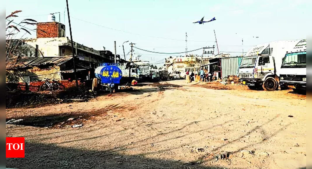 Poor Roads In Zirakpur Mohali: Commuters A Harried Lot Due To Poor Roads In Zirakpur ...
