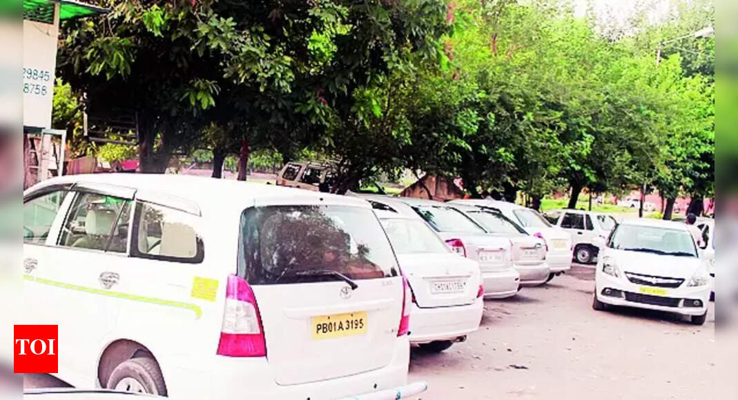 Taxi Stand Operators: MC receives Rs 1.52 crore as fees from taxi stand ...