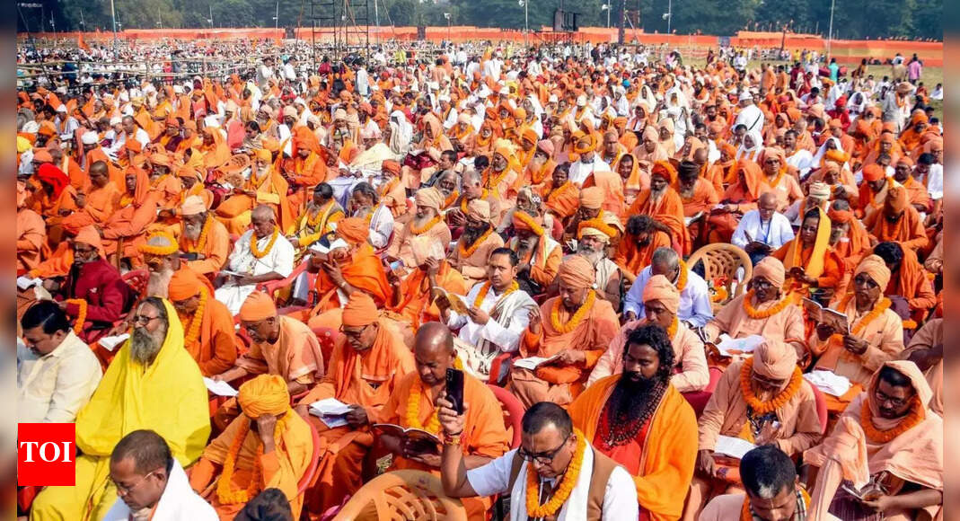 Bhagavad Gita: Nearly 1 lakh people chant Bhagavad Gita verses in ...