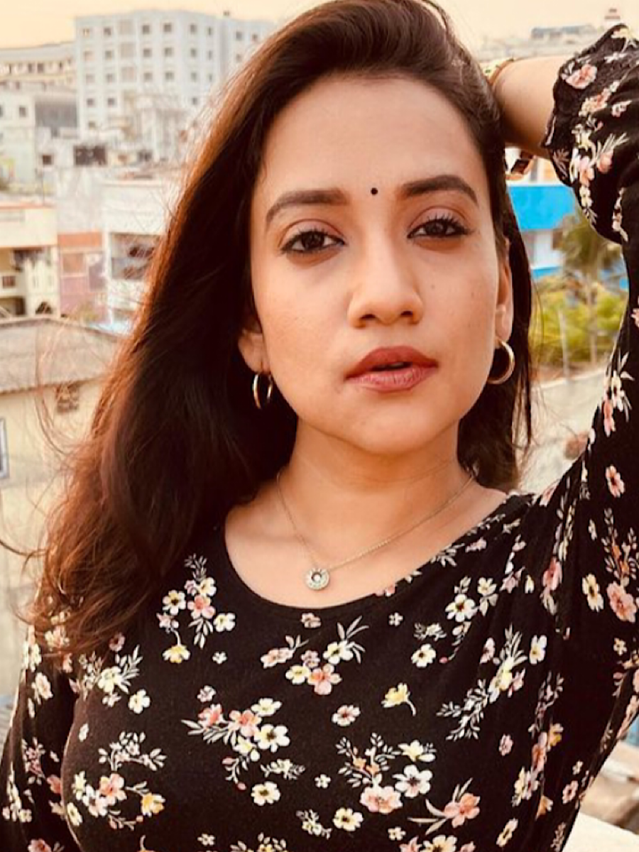 Television actress Asritha’s stylish collection | Times of India