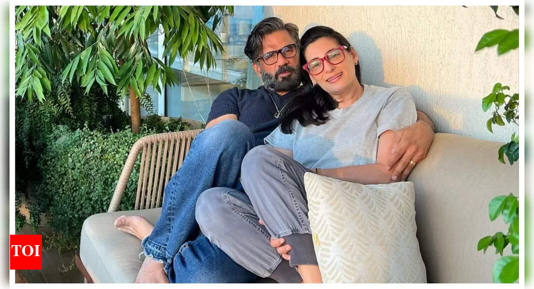 Suniel Shetty wishes wife Mana Shetty on their 41st wedding anniversary; Athiya Shetty, Mahima ...