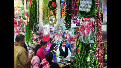 Christmas: Xmas Spirit Spreads Festive Cheer | Christmas Celebrations ...