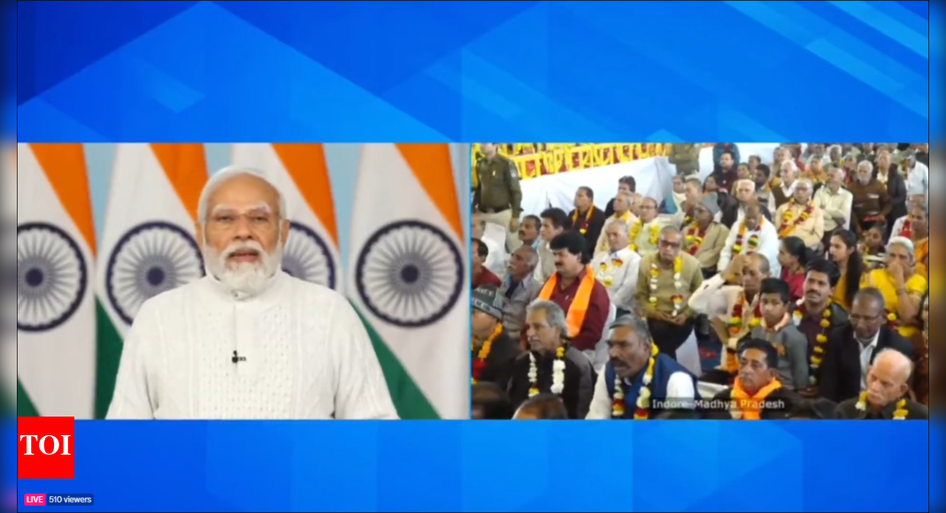 PM Modi: PM Modi distributes dues worth Rs 224 crore of Hukumchand Mill ...